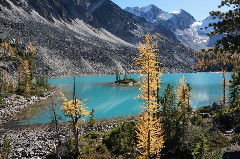 5 Benefits of Staying in Golden, BC - Instead of Banff or Lake Louise